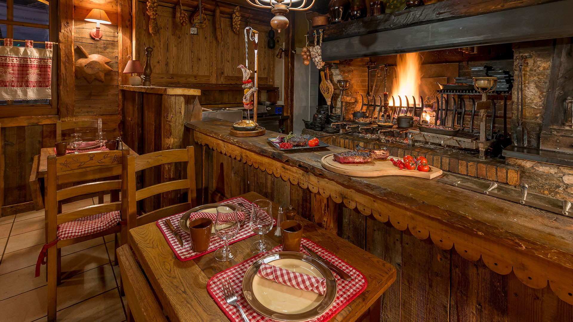 ~ Restaurants & Bar Savoyard à Méribel | Hôtel L'Eterlou, 3 étoiles